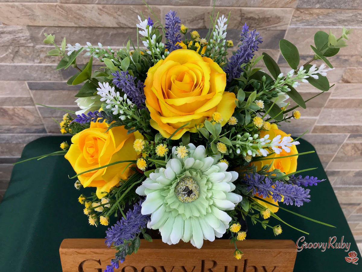 Classical – GroovyRuby Floral Tributes