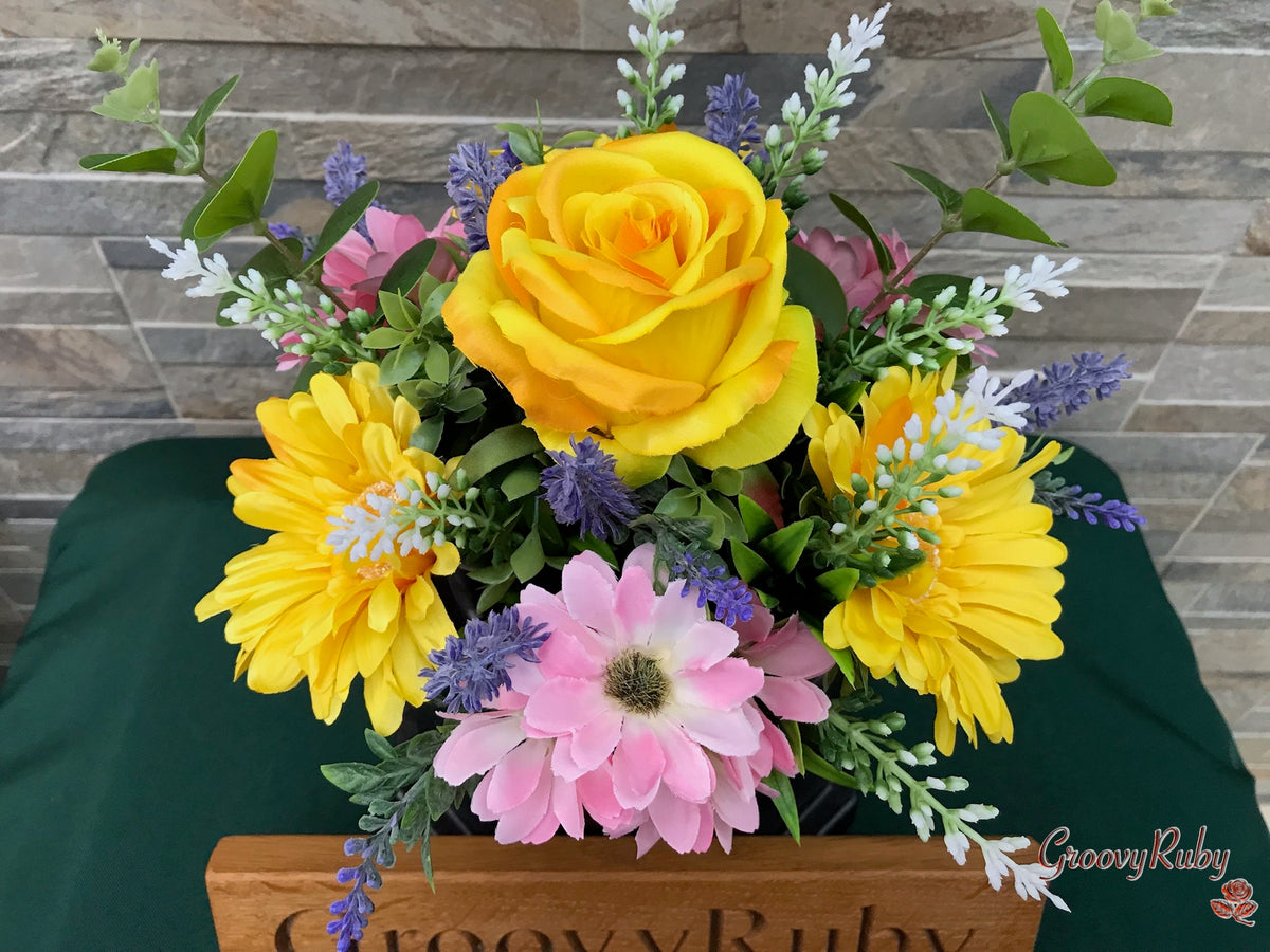 Sunshine – GroovyRuby Floral Tributes